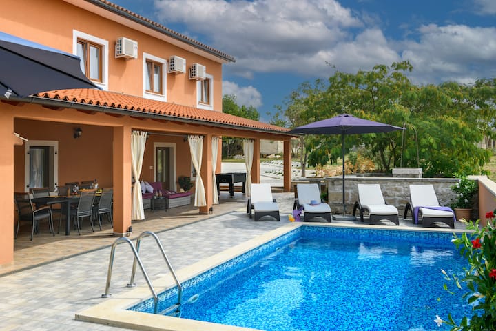 Villa Percan, Private Pool, 4000m Plot - Krnica