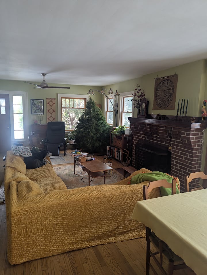 5br/3 Bath On 2.5 Acres - Walk To Oberlin College - Oberlin, OH