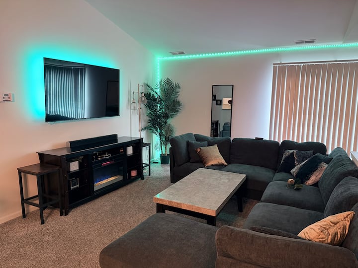 Cozy 3 Bedroom Condominium Canton, Mi - 韋斯特蘭