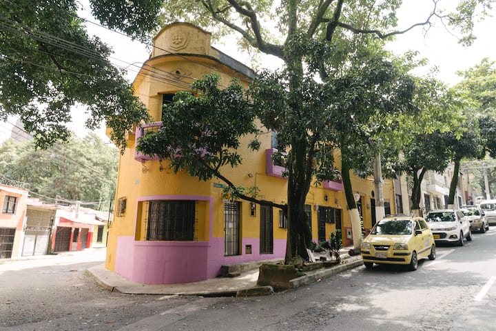 Heart Of Medellín | Fits 10+ Spacious 5br Retreat - Medellín