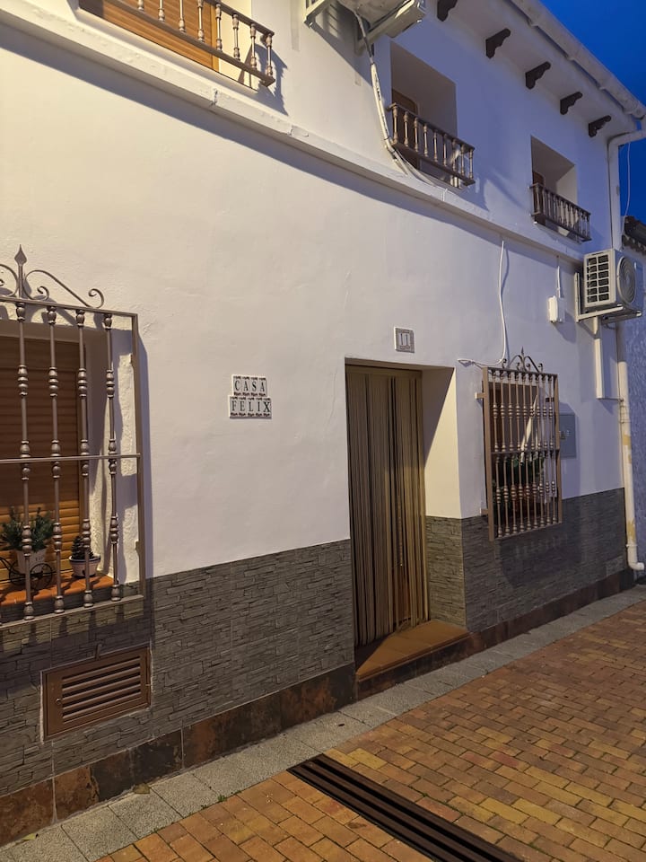 Casa Para 12 Personas - Segura de la Sierra