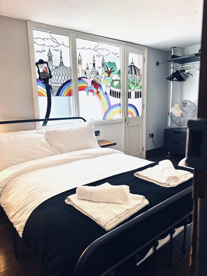 Victorian Balcony Near Sea | Guest And The City - 