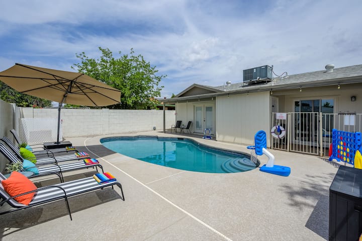 Fenced Yard, Pool & Games Near State Farm Stadium - Glendale, AZ