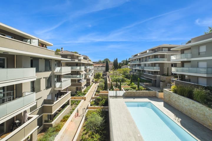 Mougins Centre - Valbonne