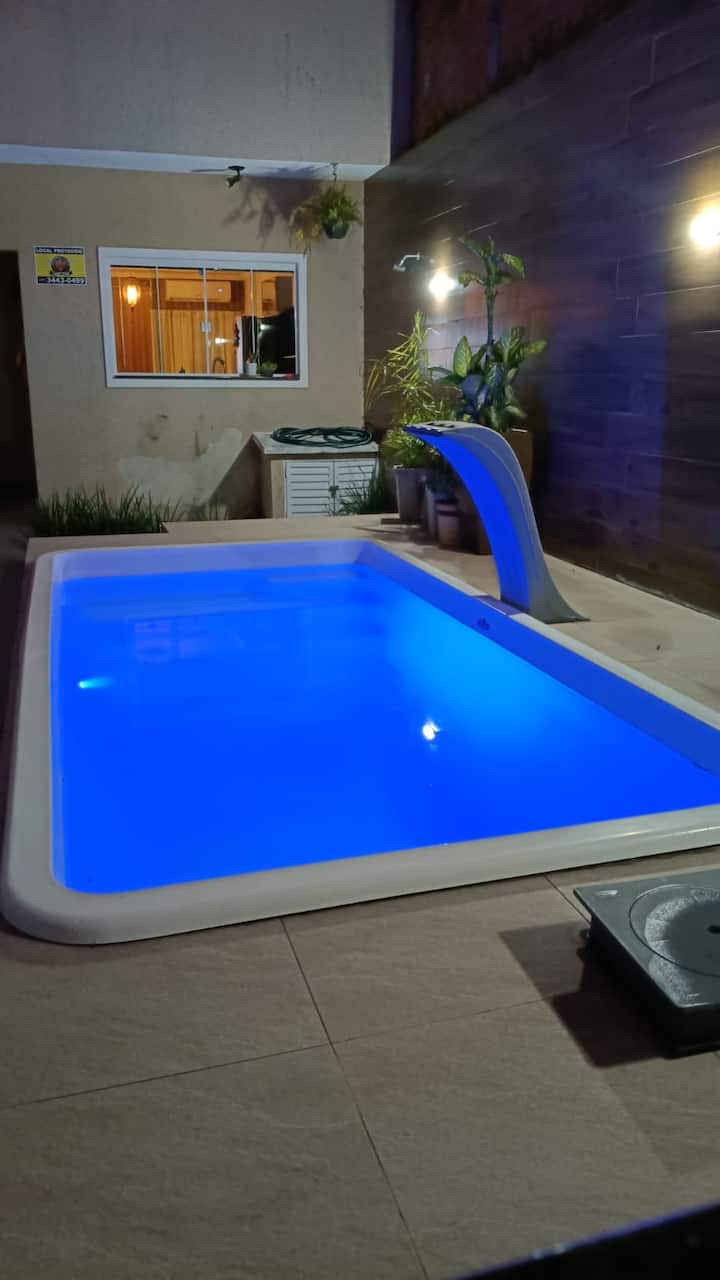 Casa Com Piscina, Apenas 300 Metros Da Praia! - Itapoá