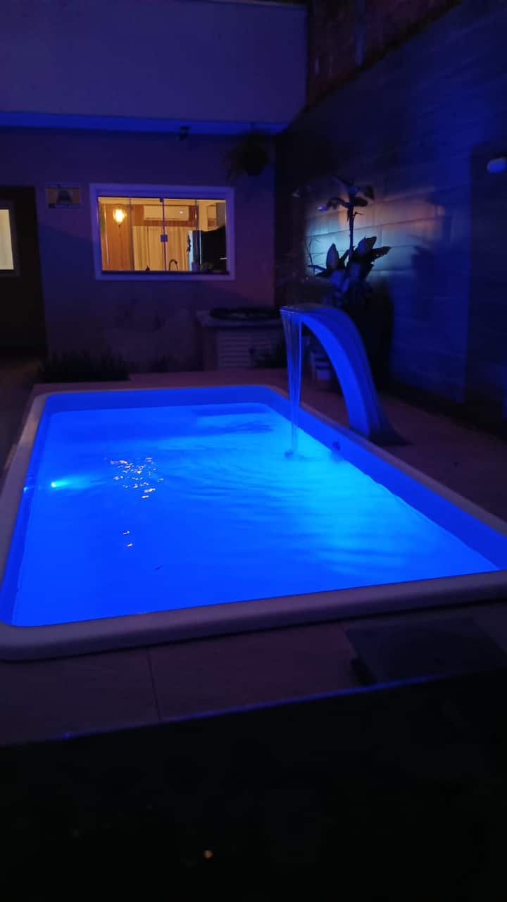Casa Com Piscina, Apenas 300 Metros Da Praia! - Itapoá