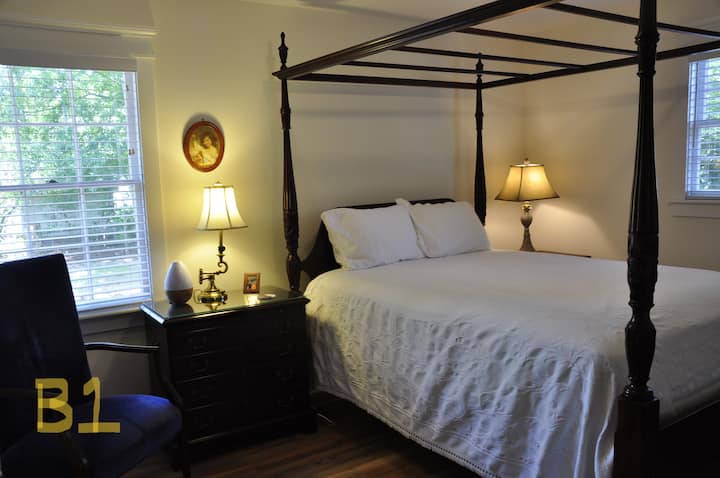 Southern Charm B1. Private Bath - Hanahan, SC