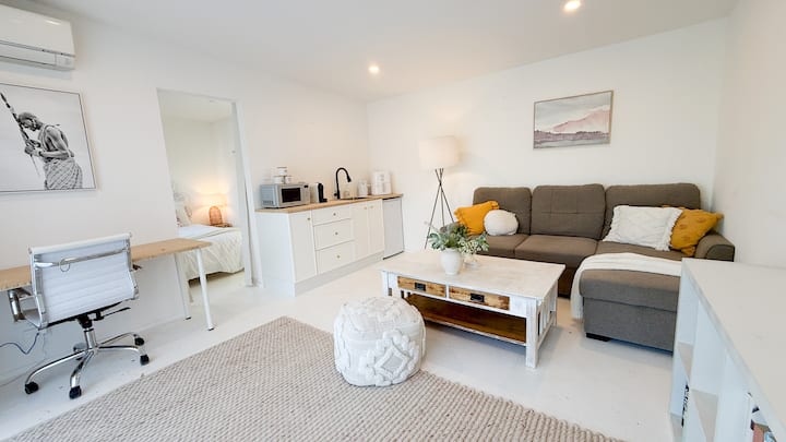 Your Private Cosy Retreat Close To The Beach - Beachlands