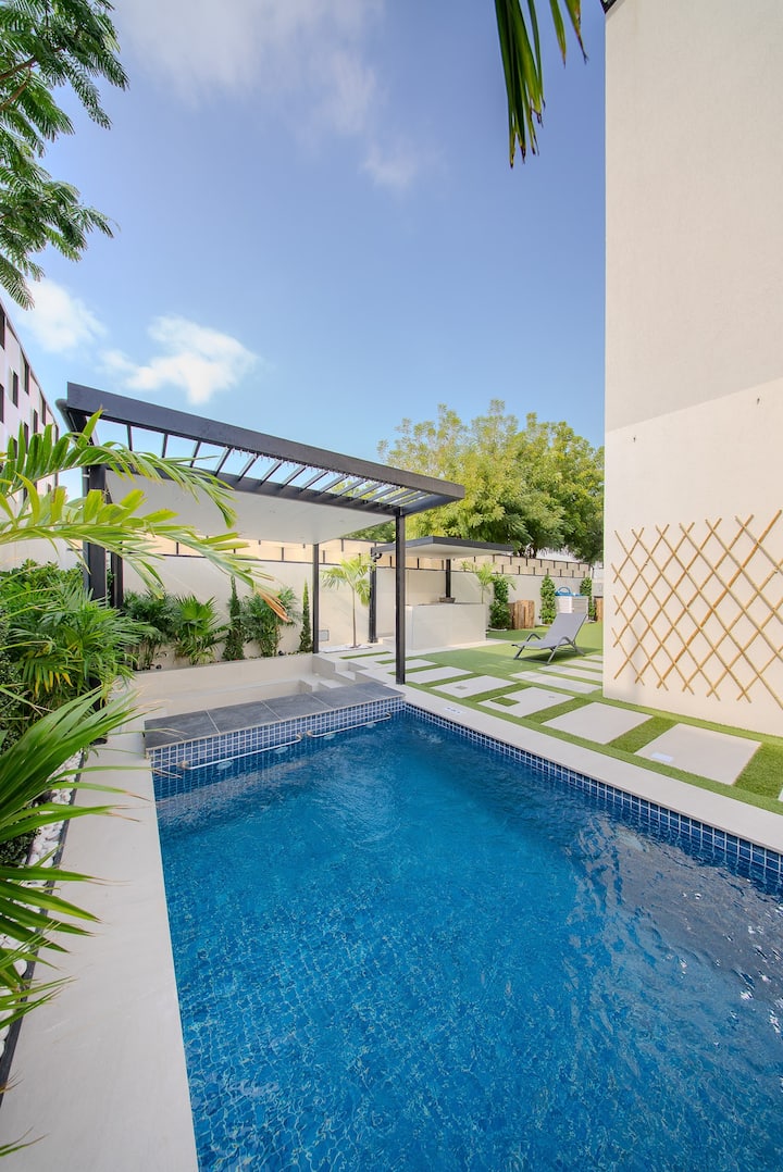 3br Private Pool Villa/ Bali Inspired/bbq Pit/ 3wc - Charjah