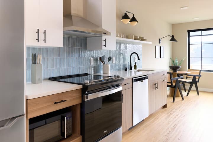 The Dylin | One Bedroom - Madison, WI