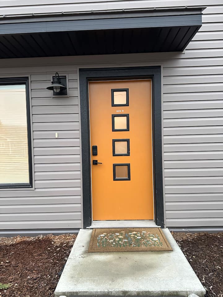 Modern, Cozy, Functional, Apartment. - Castlegar