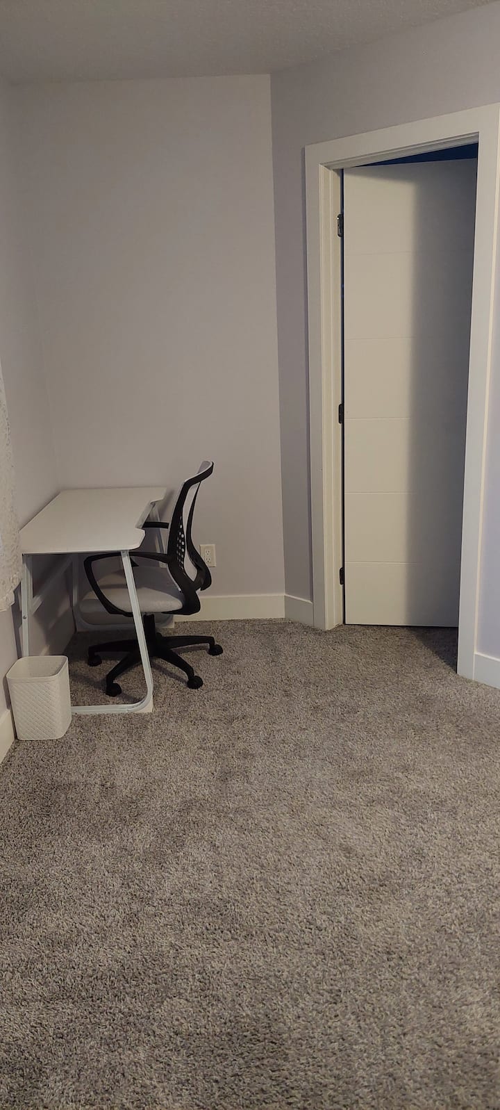 Großes Hauptschlafzimmer | Privates Badezimmer - Häuser zur Miete in ...