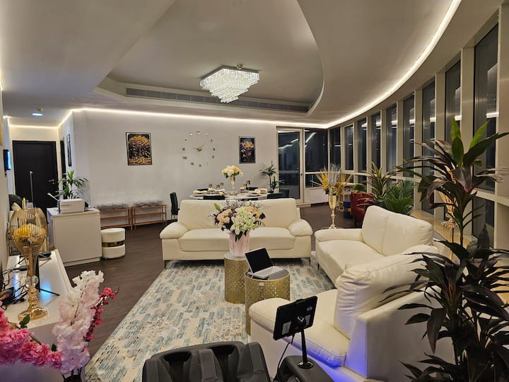 Yellow Mansion – Modern Living In Dubai Marina - Dubai