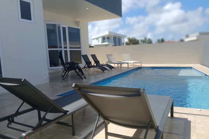 Luxury Retreat In Tierra Del Sol - Arashi Beach - Aruba