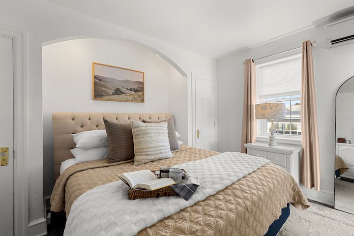 Downtown Manheim Suite- Walk To Shops & Ice Cream! - Lititz, PA