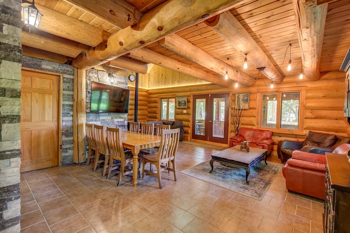 Loghouse Riverside quatre saisons sur la rivière Black - Maisons à ...