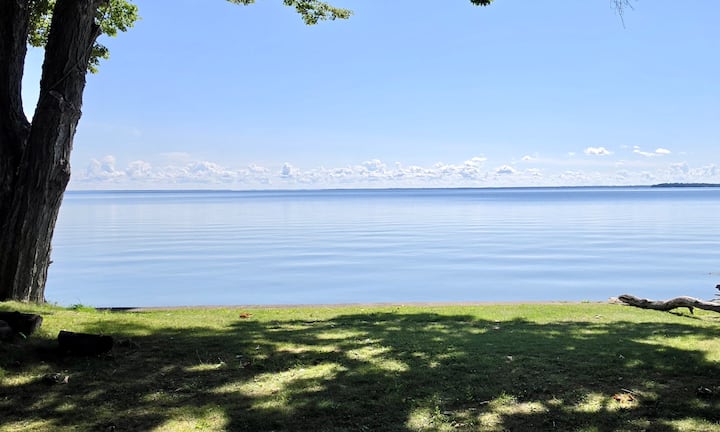 Private Lakeside Cottage | Swim Right Into Lake! - Innisfil