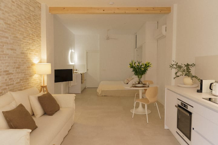 Hn Riverside Studio2 - Sevilla, España