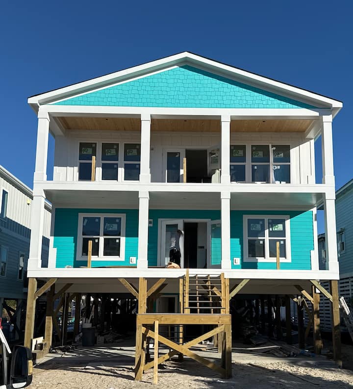Mermaid You Look! Pool, Spa, Ocean & Sunset Views - Oak Island, NC