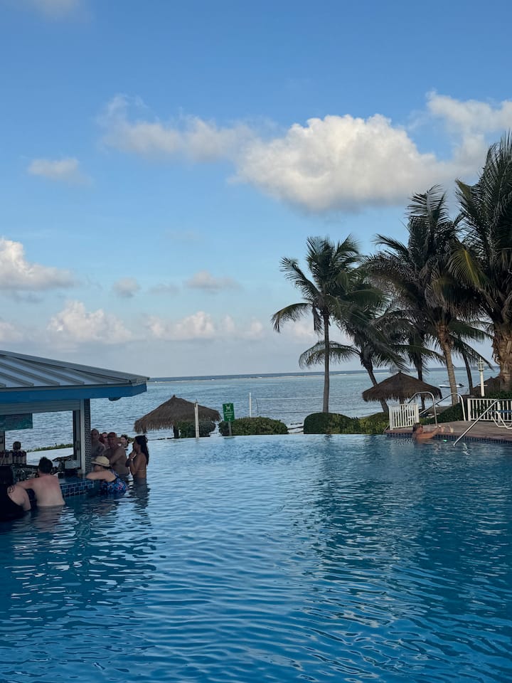 Lovely Poolside Studio
3/13-20/26 Grand Cayman - Cayman Islands