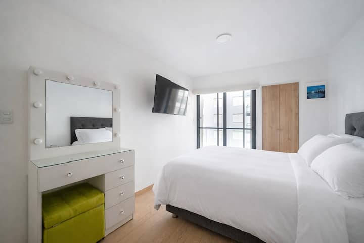 Modern 2br Miraflores W/ Makeup Vanity | Central - Lima