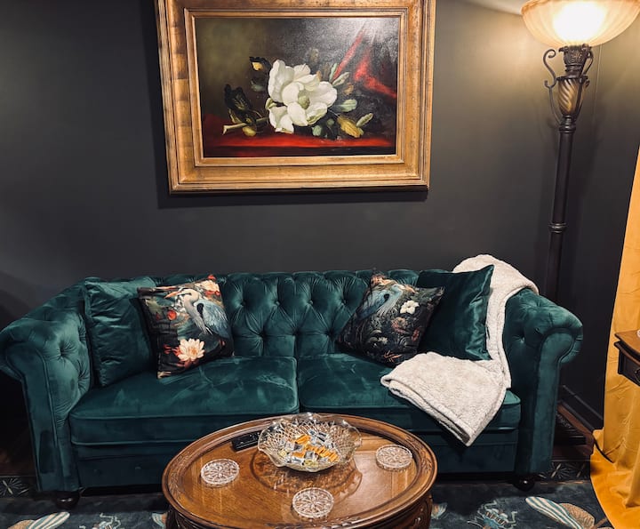 Modern Speakeasy In The Heart Of The City - Kansas City