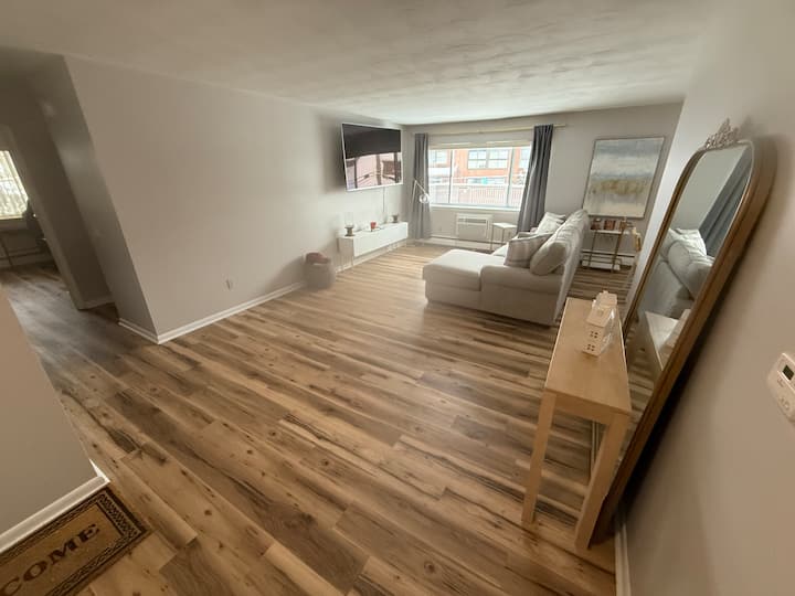 2 Bdrm Quiet Setting - Brighton