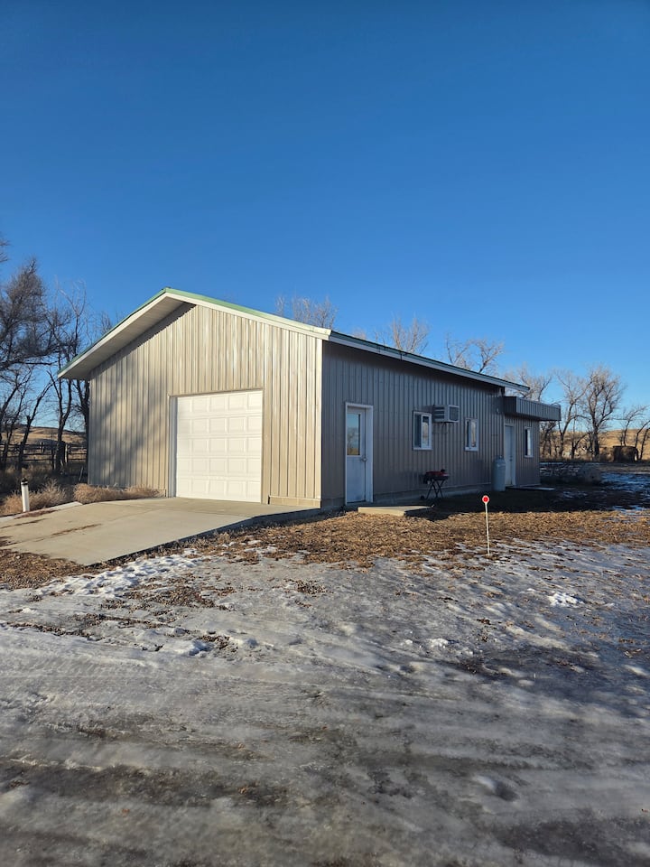 Country Guesthouse - Makoshika State Park, Glendive