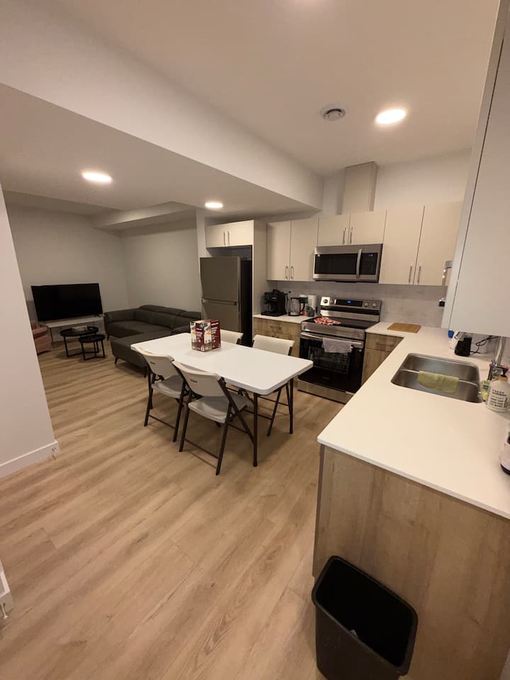 Nestling Suite In The City Of Edmonton - St. Albert