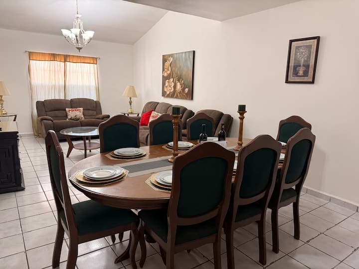 Gran Casa En Zona Residencial Con 4 Habitaciones - Piedras Negras