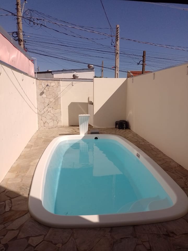 Salão De Festas Com Piscina - Americana