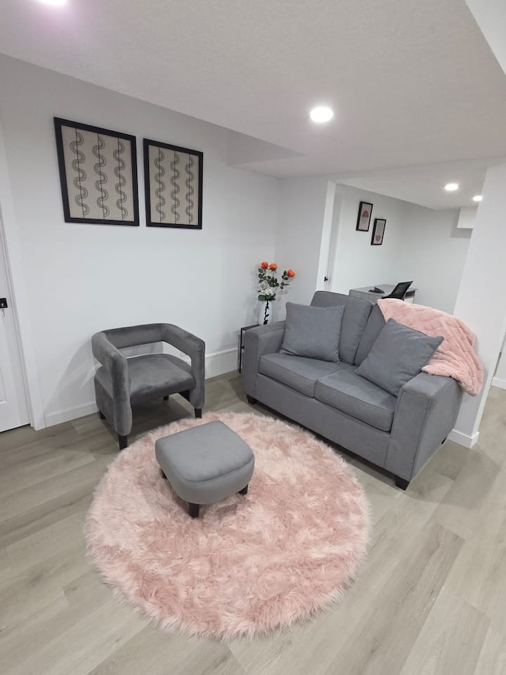 Cozy Private 2-bedroom Basement Suite - Edmonton, Canada