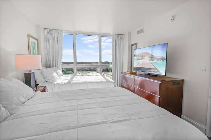 Cozy City View Apartment | Charming Ft Myers Stay - Fort Myers, FL