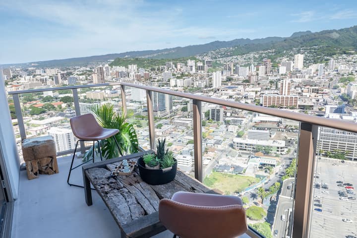 Honolulu Central Luxury Penthouse - Honolulu, HI