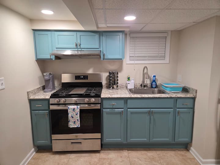 Private Basement Apartment - Essex, MD