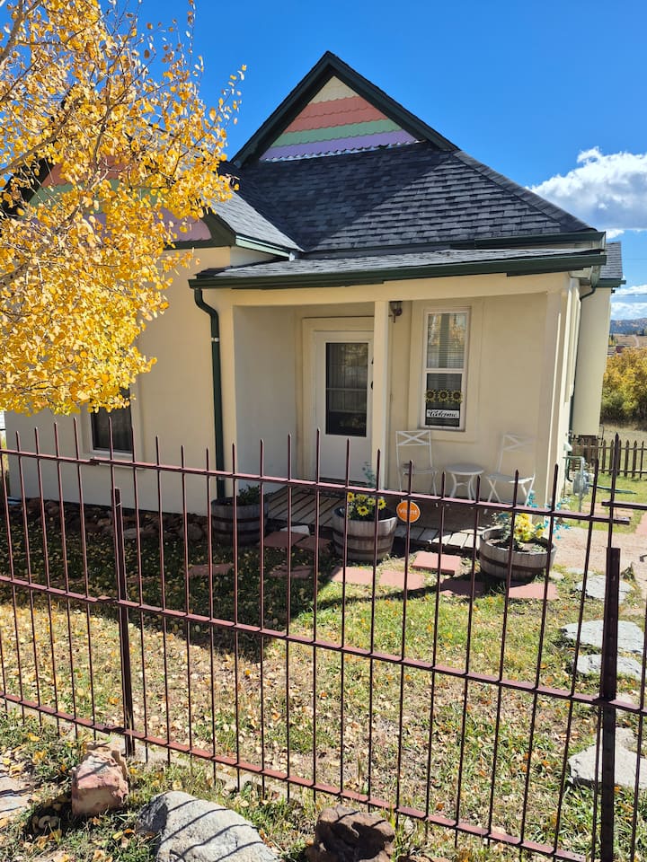 Mountain Getaway*mnt Views, Deck, Grill, Sleeps 6 - Cripple Creek, CO