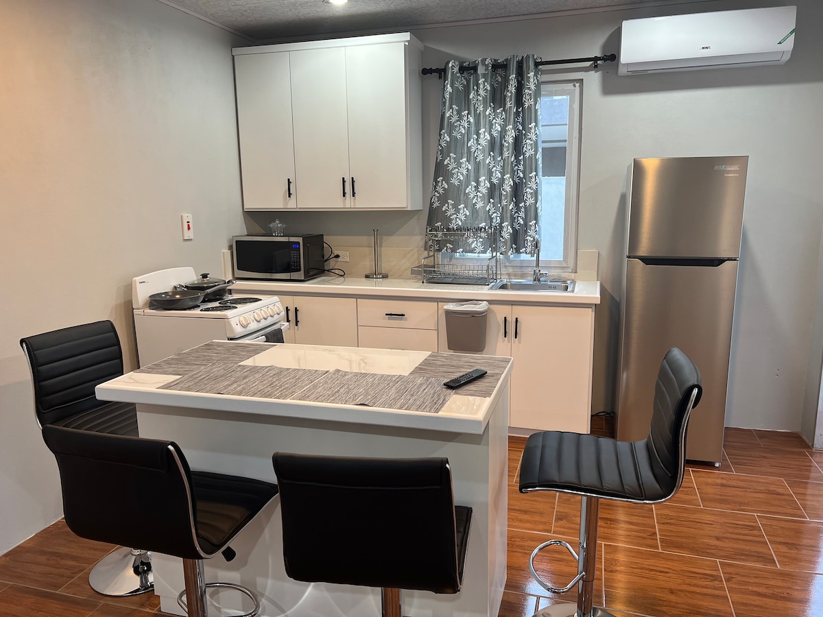 Estudio moderno en Crown Point, Tobago | Capacidad para 4 personas ...