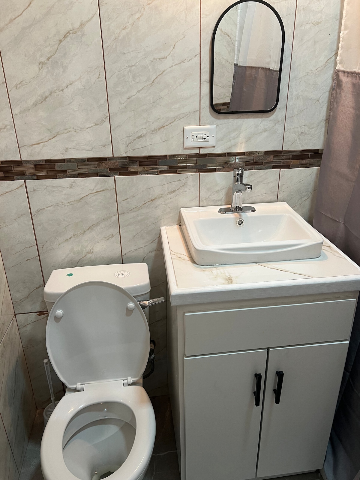 Estudio moderno en Crown Point, Tobago | Capacidad para 4 personas ...