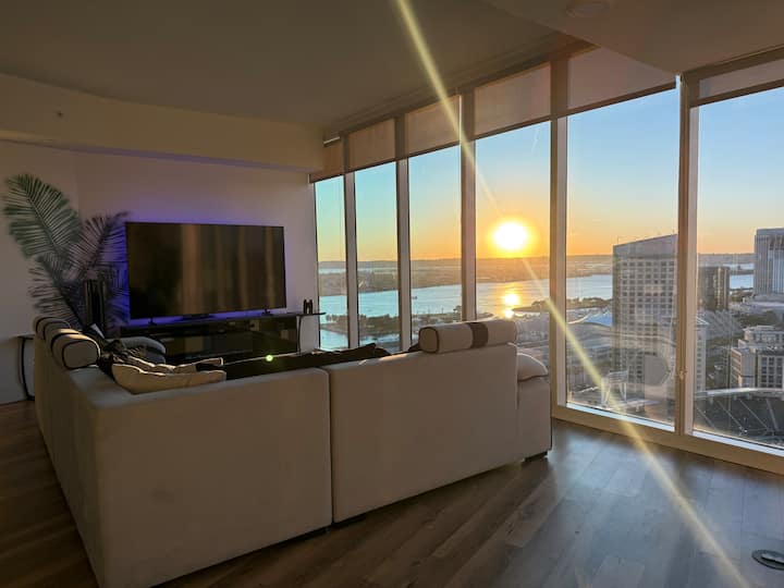 33rd Floor Loft With The Best View In San Diego - Coronado, CA