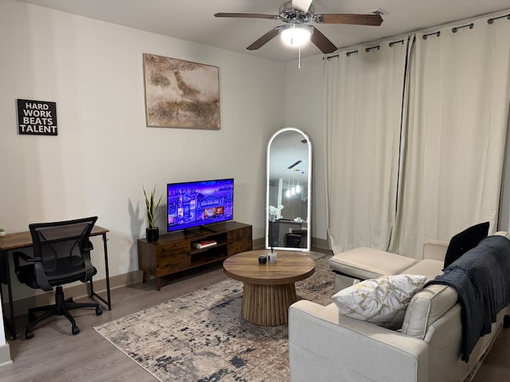 Cozy Apartment In The Heart Of Katy - Katy, TX