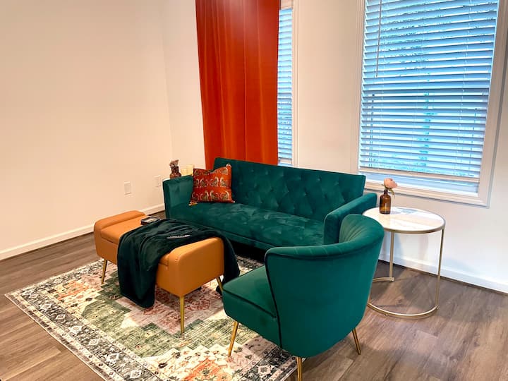 Sun-drenched Loft With Balcony - 애틀랜타