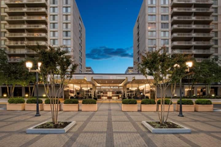 Arlington Crystal Plaza Studio - Arlington, VA