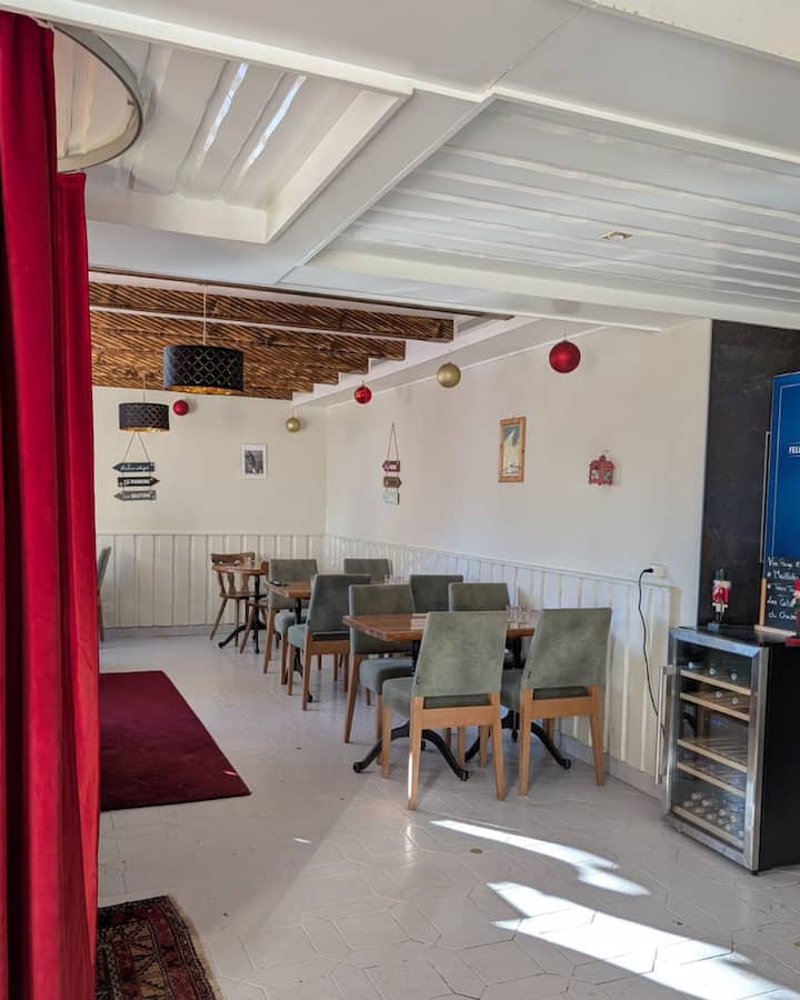 Chambre Double + 1 Lit Simple - Rougemont