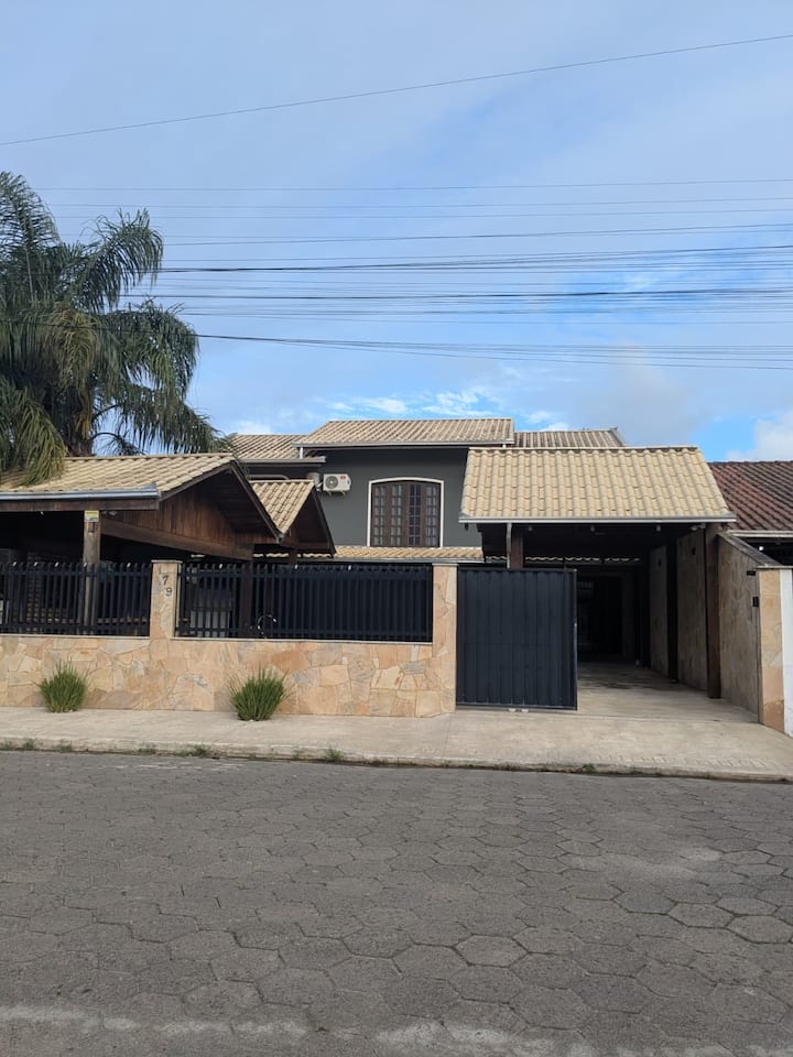 Casa Próximo à Praia Com Piscina E Churrasqueira - Penha