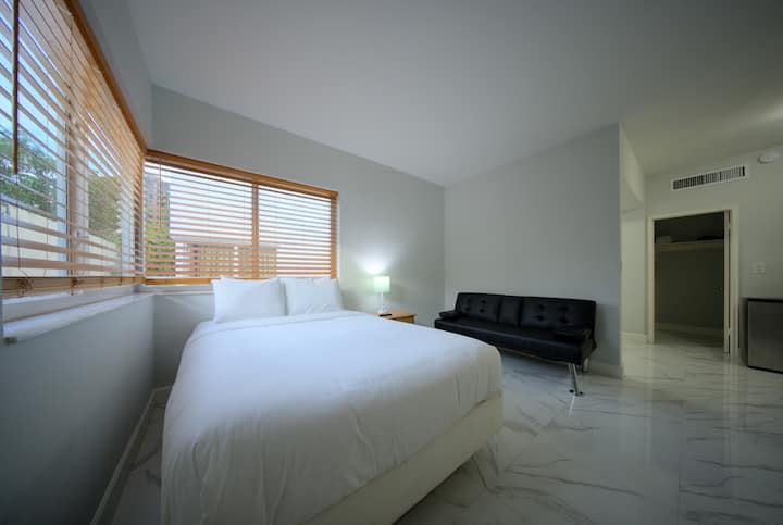 Miami Beach Getaway #14 - Miami Beach, FL