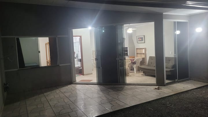 Edicula 100 M2 Do Mar No Balneário Volta Ao Mundo - Itapoá