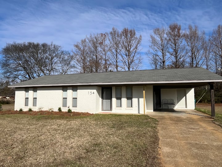 The Locust Landing - Tupelo, MS