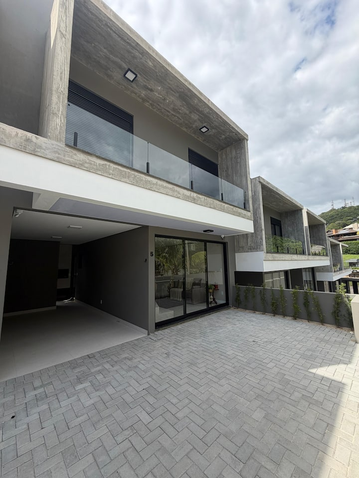 Excelente Sobrado - Morrinhos - Garopaba