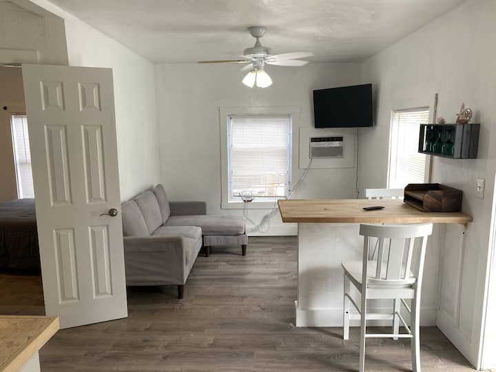 Updated Old Style Florida Cottage - Naples, FL