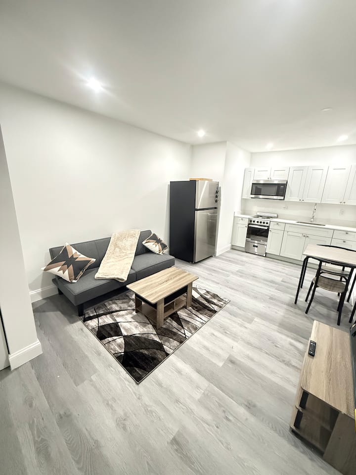 The Getaway Villa - Lehigh Acres, FL